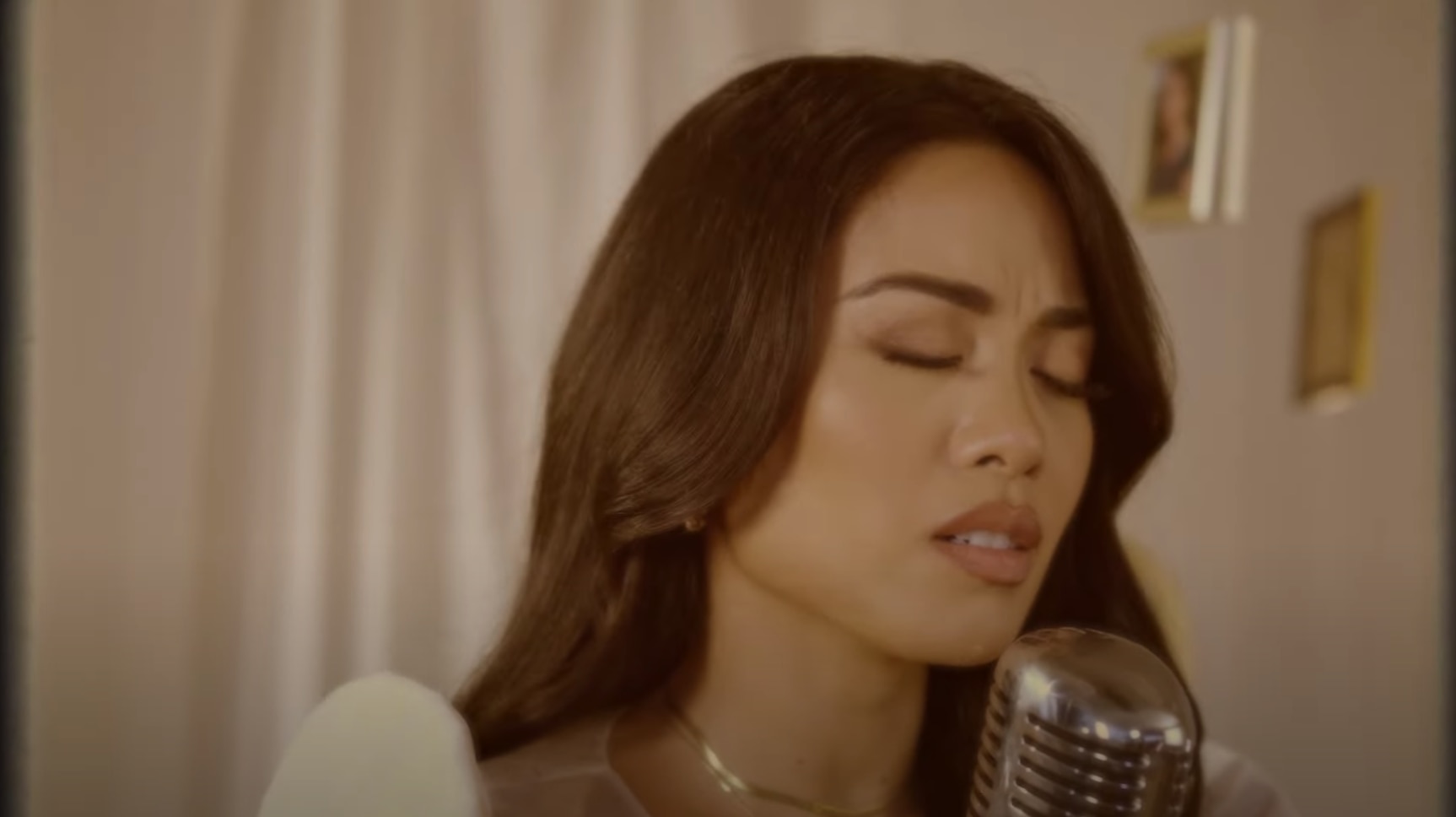 Jules Aurora Drops Empowering New Song ‘Golden’ - MYX Global
